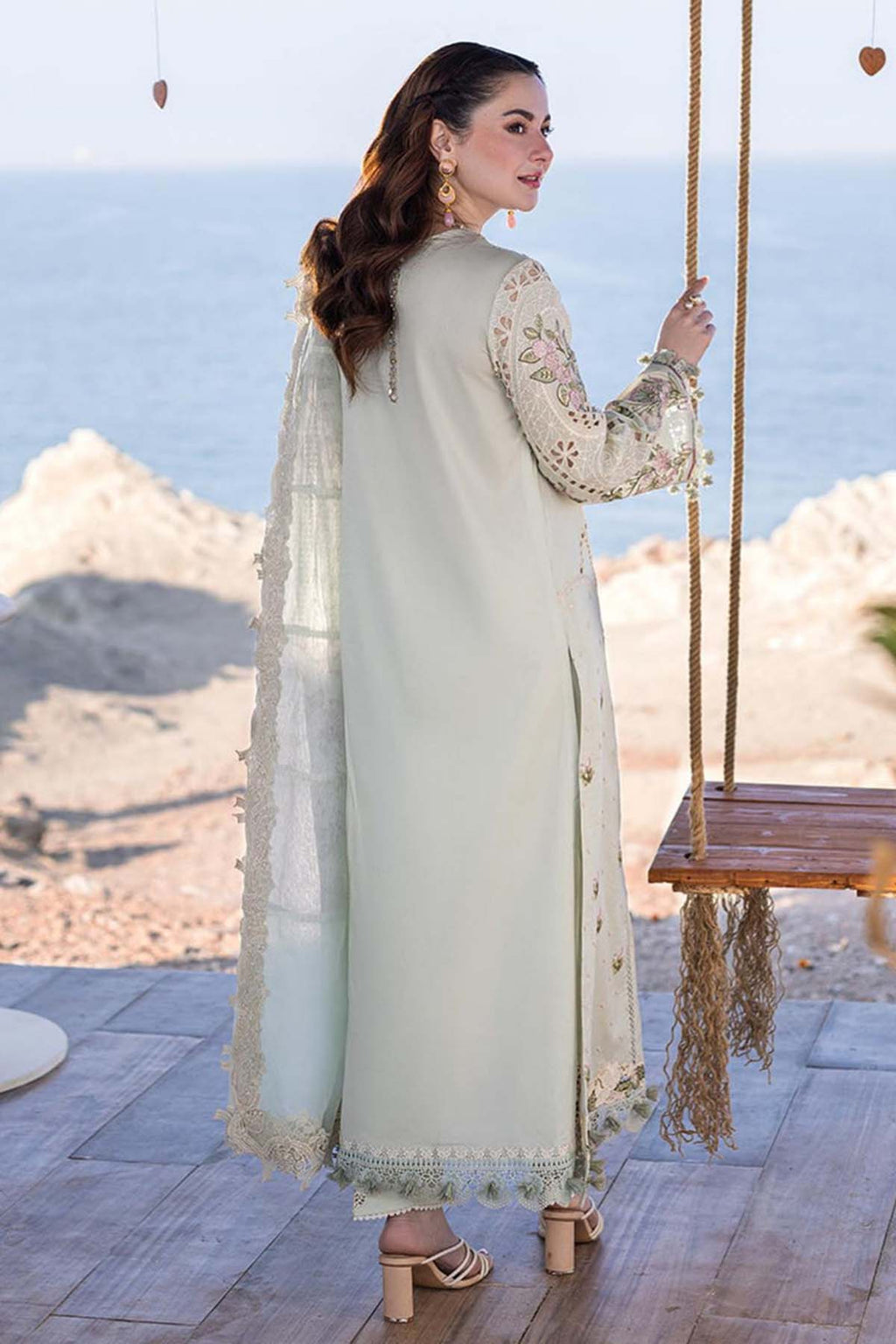 Qalamkar Luxury Embroidered Lawn 3pc with Embroidered Cotton Silk Dupa ...